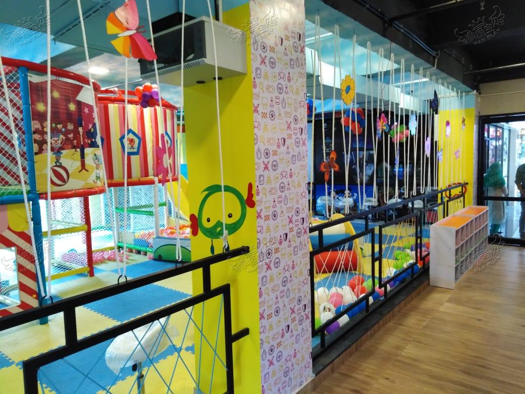Cartoon Themed Indoor Play Structure In Los Angeles | NanPlay